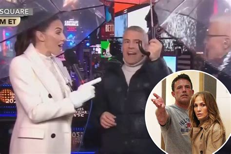 Whitney Cummings Shades Jennifer Lopezs ‘toxic Marriage To Ben