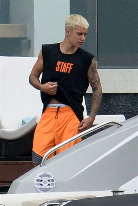 Ghim Trên Blonde Buzztin Trong 2024