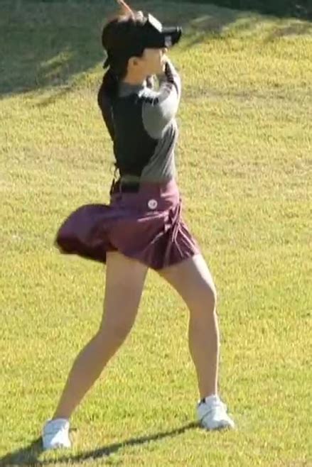 바람에 휘날리는 치마 박선영 움짤