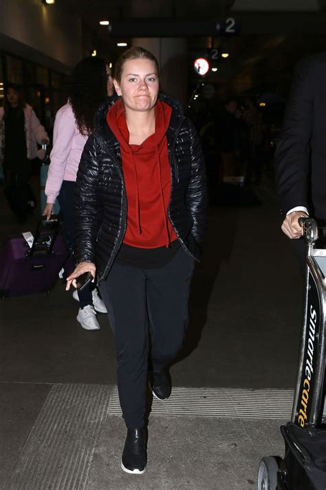 Elisaha Cuthbert At Lax Airport In Los Angeles 01 15 2017 Hawtcelebs