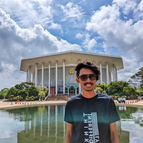 Sashen Fernando Medium