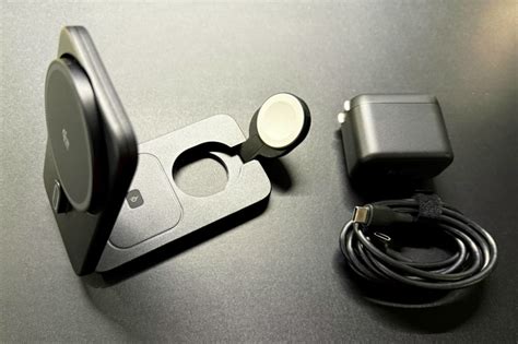 Esr Cryoboost Foldable 3 In 1 Magnetic Charging Station Review Macsources