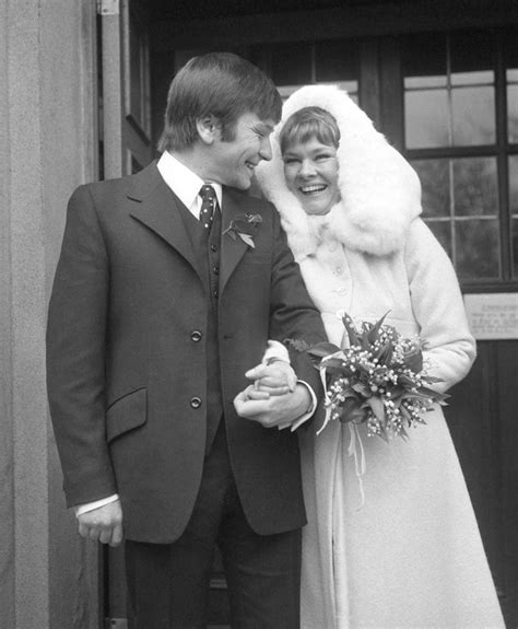La Boda De Judi Dench Y Michael Williams Un Vestido De Novia Con