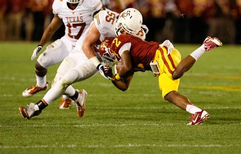 Texas Lb Dalton Santos To Pursue Graduate Transfer Yahoo Sports