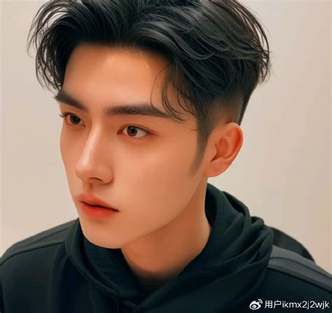 2024尝试时尚男士发型的不二选择：圆寸头、飞机头、分头发型 头部 修饰 头皮 面部 造型 新浪新闻