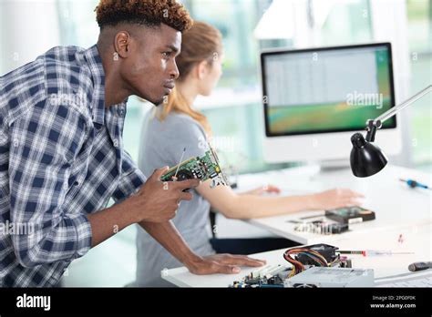 Transistor Tester Hi Res Stock Photography And Images Alamy