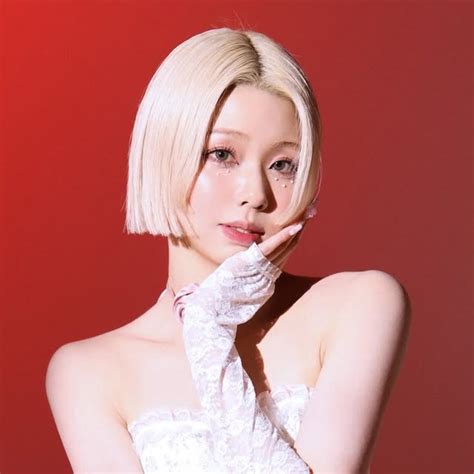 Ami Ami Kosuge • Threads Say More