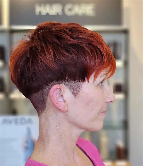 Bowl Haircut Women The Modern Bowl Cut Is This Falls Hottest Look