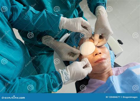 Surgeons Applying Patch Of Eye Of Patient Stock Image Image Of Apply