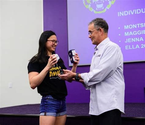 Maggie Macneil A Stylish Bond Of Friendship Captured