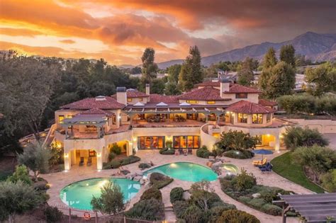 Stunning Tuscan Style Estate With The Privacy Of The Beach Is Sure To