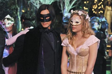 Pretty Little Liars Season Finale Masquerade Ball Salmaglamour