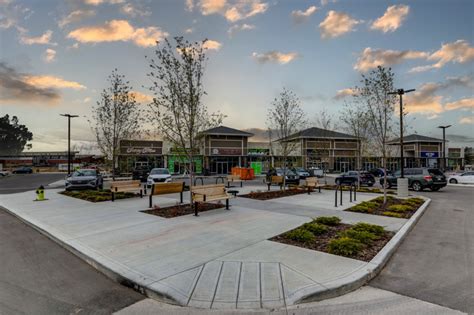 4 Distinct Shopping Districts Legacy