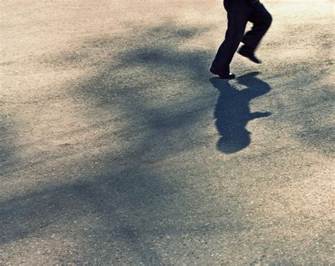 Difference Between Image And Shadow Compare The Difference Between