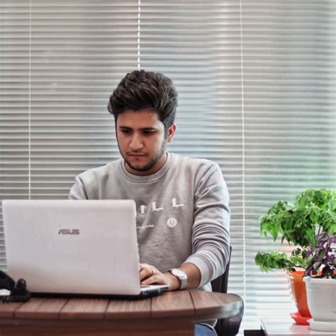 علی اعتمادی فر ویرگول