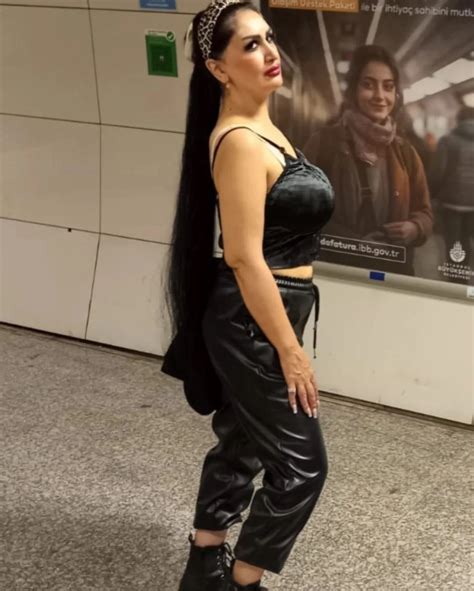 Leila ‎یه عید دیدنی مون نشه یعنی ؟؟😜عیدنوروز عیدی رفیققدیمی عشقولانه استانبول