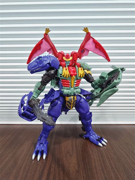 Legacy United Commander Magmatron Out In Asia New In Hand Images