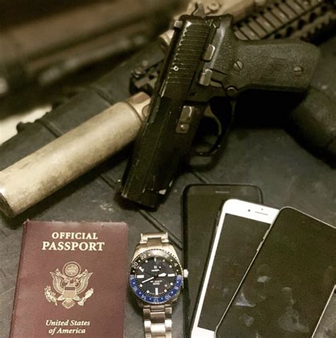 Cia Edc Spy Edc What They Really Carry