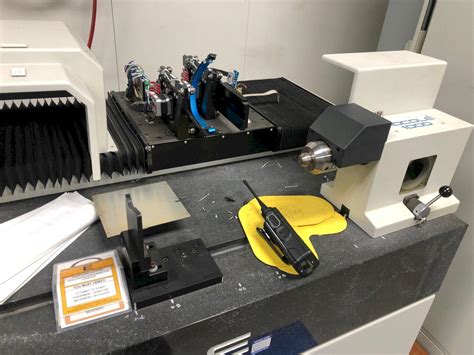 Adcole 1000 Gauges Machine Hub