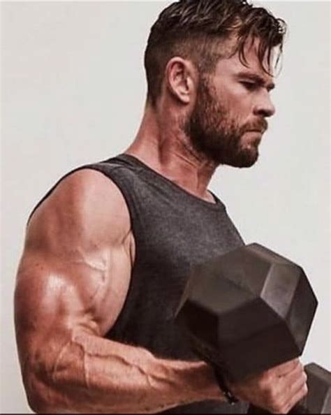 Pin By ежевика On Быстрое сохранение Chris Hemsworth Hair Top