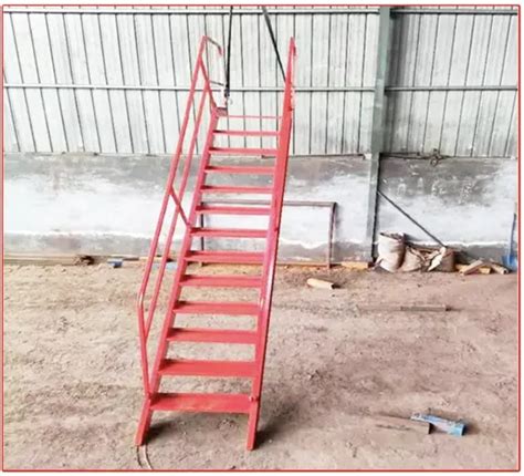 Customized Step Industrial Foundation Pit Ladder Withplatform Steel