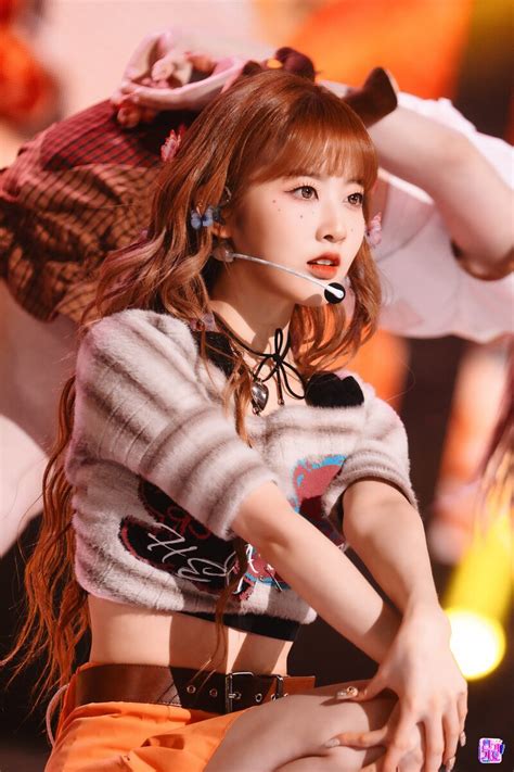 230305 Stayc Sieun Teddy Bear At Inkigayo Kpopping