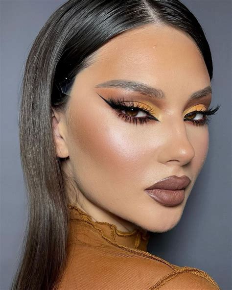 Fox Eye Make Up 😩👌🏼 Maquillaje De Ojos De Noche Maquillaje De Ojos