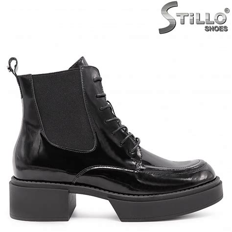 Боти от естествен лак с ластик на дебела подметка 43296