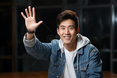 挥手的帅气男子高清图片下载 正版图片600637487 摄图网