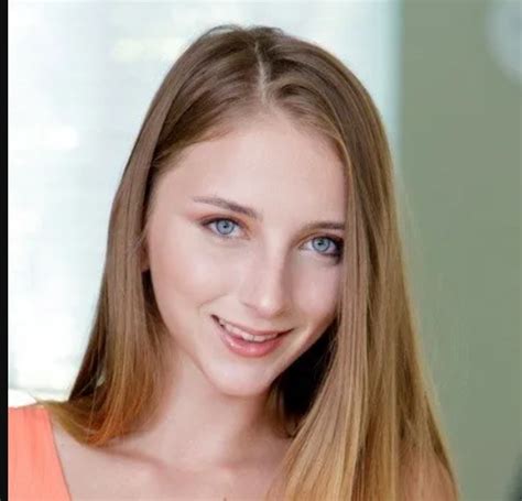 Macy Meadows Age Career Family Net Worth Height Bio