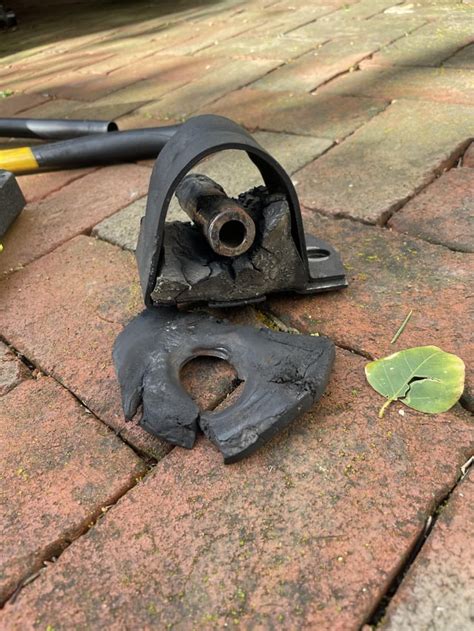 Driver Side Engine Mount From A 98 Jeep Cherokee Rjustrolledintotheshop