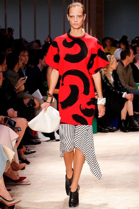 Phoebe Philo Designed 17 Runway Collections At Céline Here Are All Of