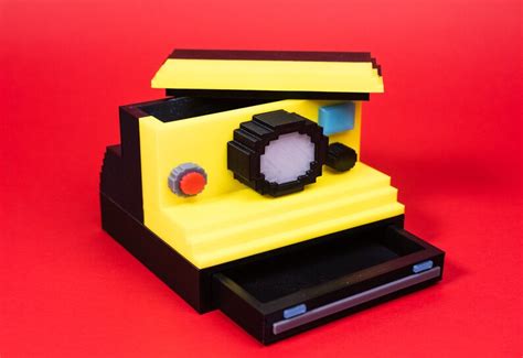 3d Printed Voxel Retro Polaroid Inspired Container And Desktop