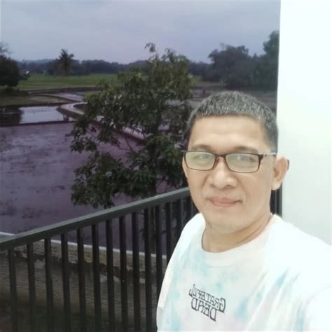 Awaludin Deden Deden 2072 • Threads Say More