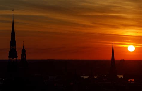 Vasaras Saulriets Rīgā Foto Nralv