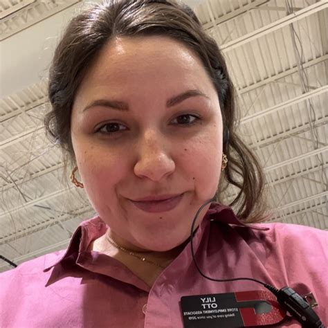Lily Ott Store Employment Associate The Giant Company Linkedin