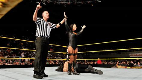 Maxine Standing Tall Over Tamina Scrolller