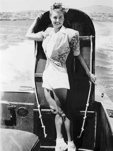 Hollywoods Mermaid Esther Williams Dies At 91 Abc News