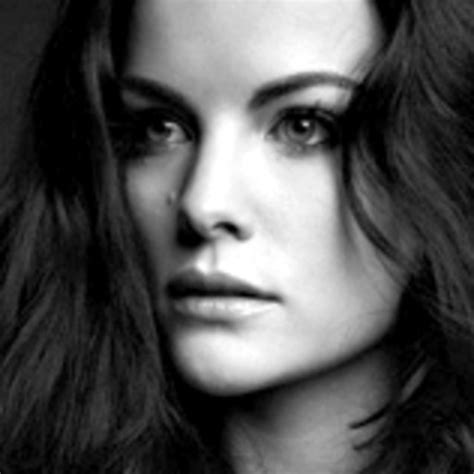 I Do Not Love The Sword For Its Sharpness Swordmaidensif Blog Tumblr Blog Tumlook