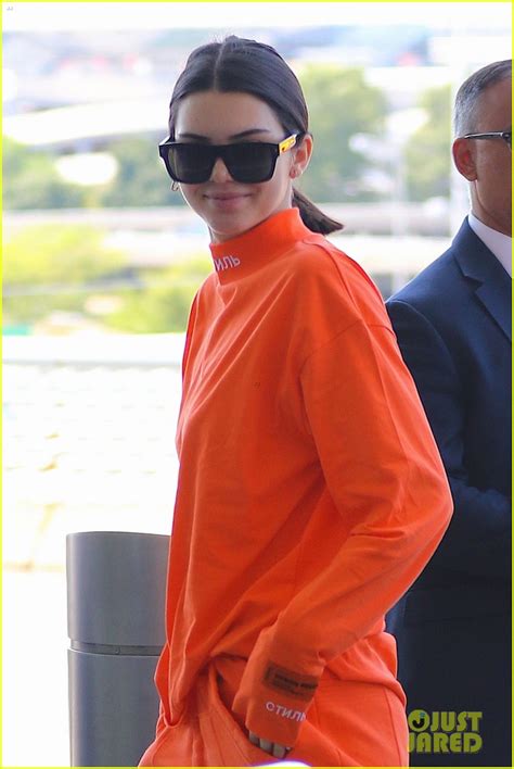 Kendall Jenner Proves That Orange Is The New Black Photo 1103073