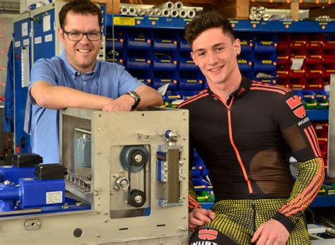 Zwei Die Gemeinsam Etwas Bewegen Krumbein Rationell