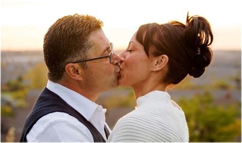 15 Surprising Pros And Cons Of Dating Older Men