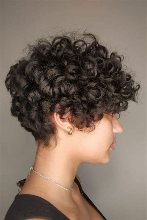 28 Trendy Curly Pixie Cut Ideas To Spice Up Your Style