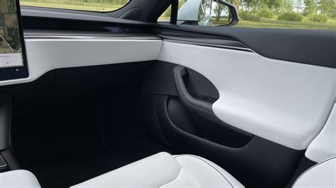 Heres What A Rental Tesla Model S Interior Looks Like After 19000