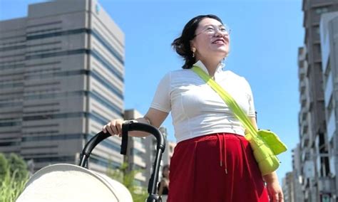 부모 된 바비 아이와 함께 행복한 근황 오랜만에 외출 룩 재팬