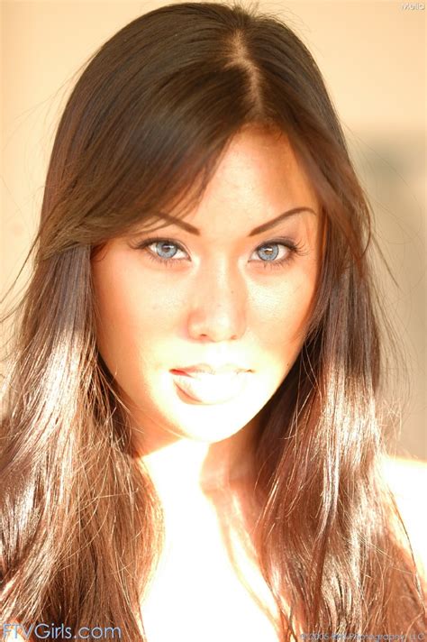 Aveena Lee Pictures 11 Images