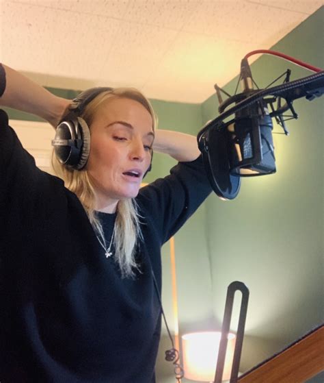 Jayne Sharp On Twitter Absolutely Buzzing To Announce That Ive Signed With Yaketyyakvoices