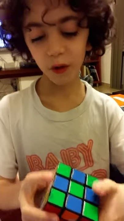 ככה פותרים קוביה הונגרית Youtube