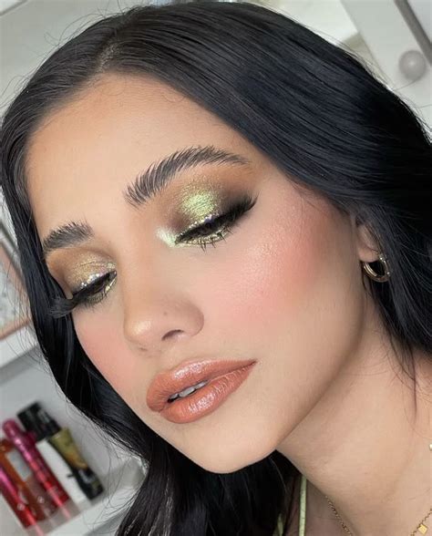 Pin De Sandra Davila En Makeup Sombra De Ojos Verde Maquillaje Ojos