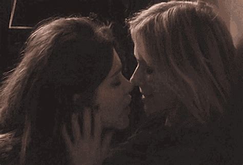 Lesbians Making Out S